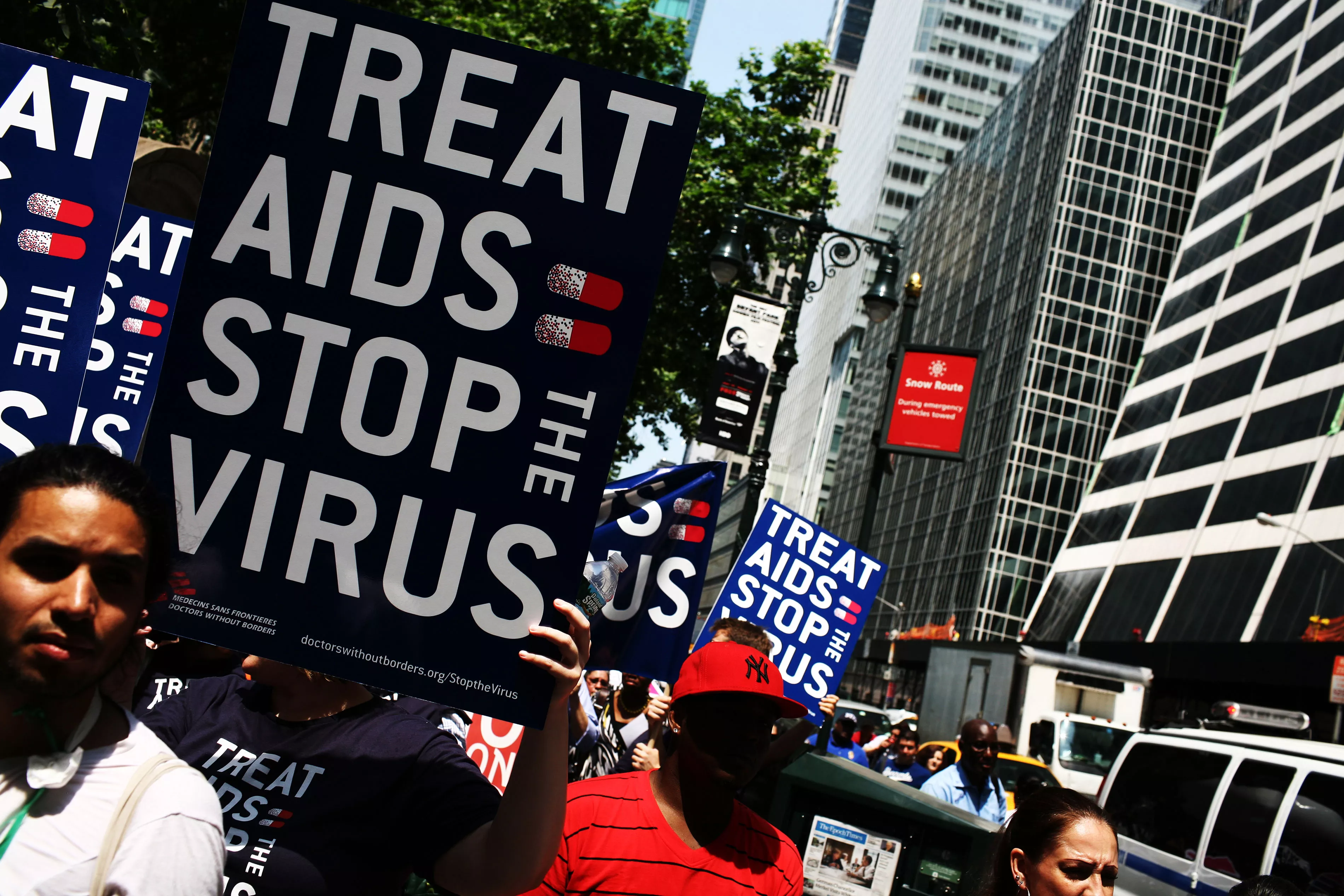Target of 15 million people on HIV treatment by 2015 secured at AIDS ...